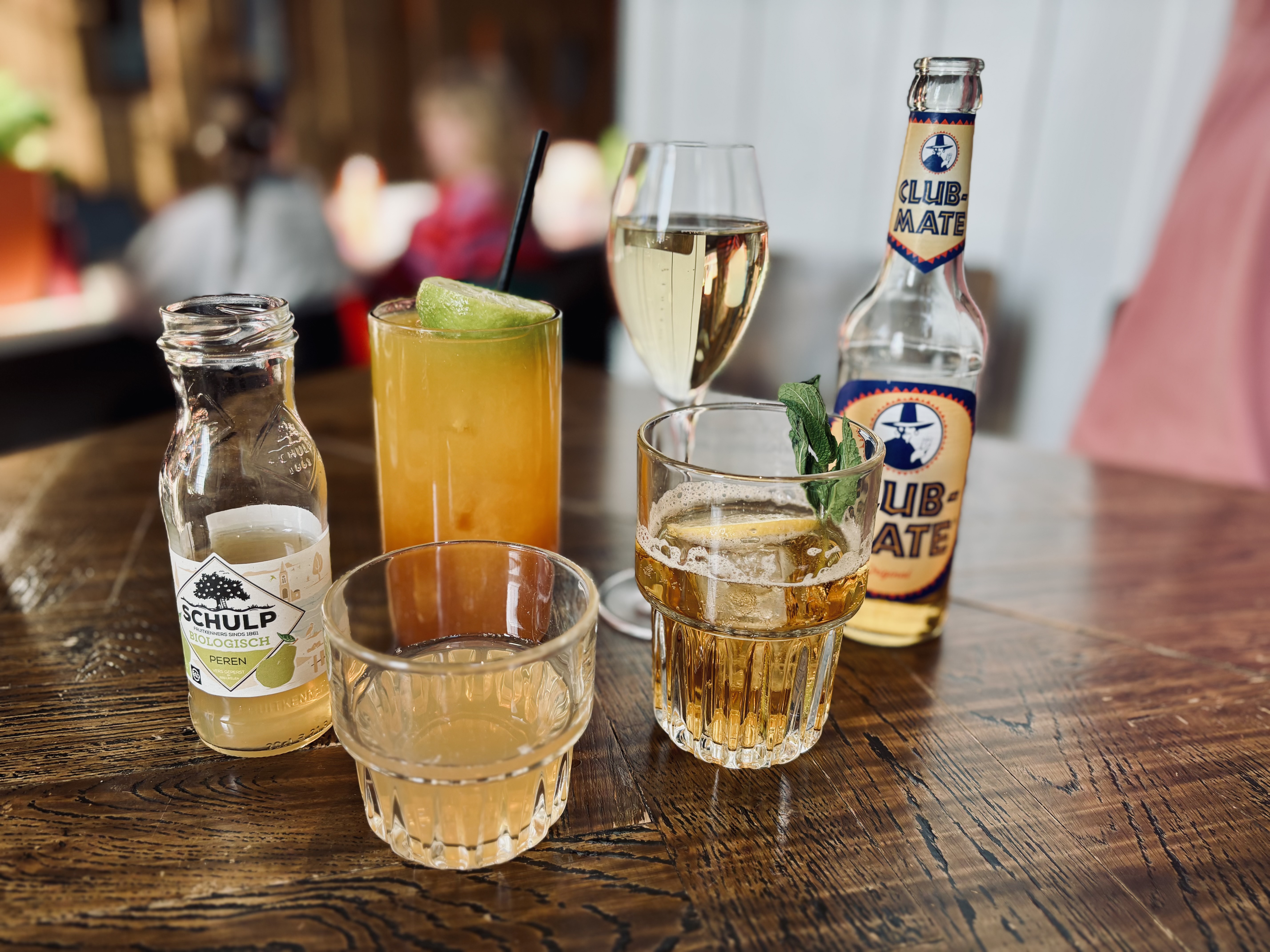 We Are Bunk: Uniek hotel Bunk is een levendige en kleurrijke ...