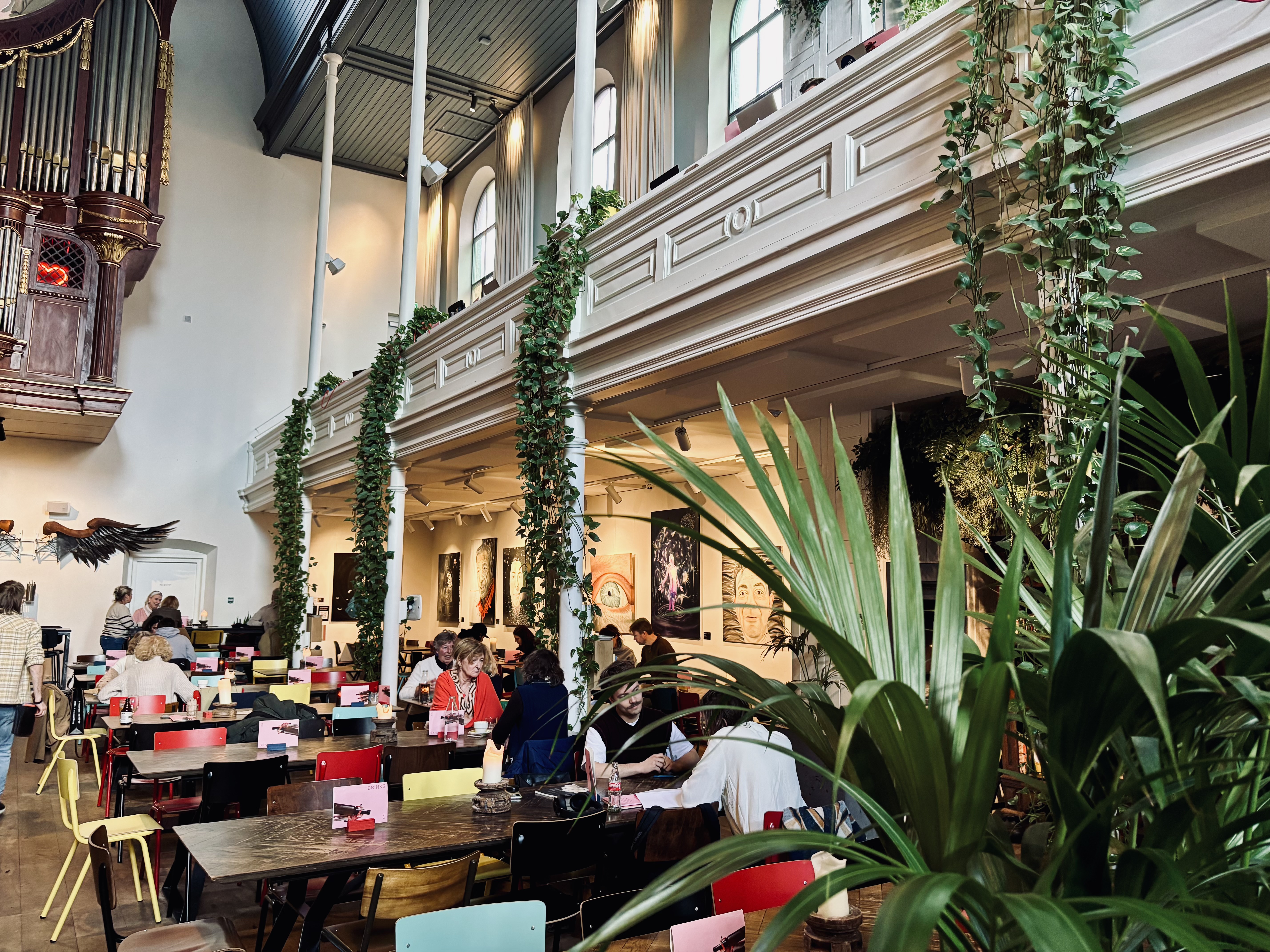 We Are Bunk: Uniek hotel Bunk is een levendige en kleurrijke ...